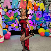 osofamosas - Bea Casado "La becaria", de cabaretera sexy en carnaval ...