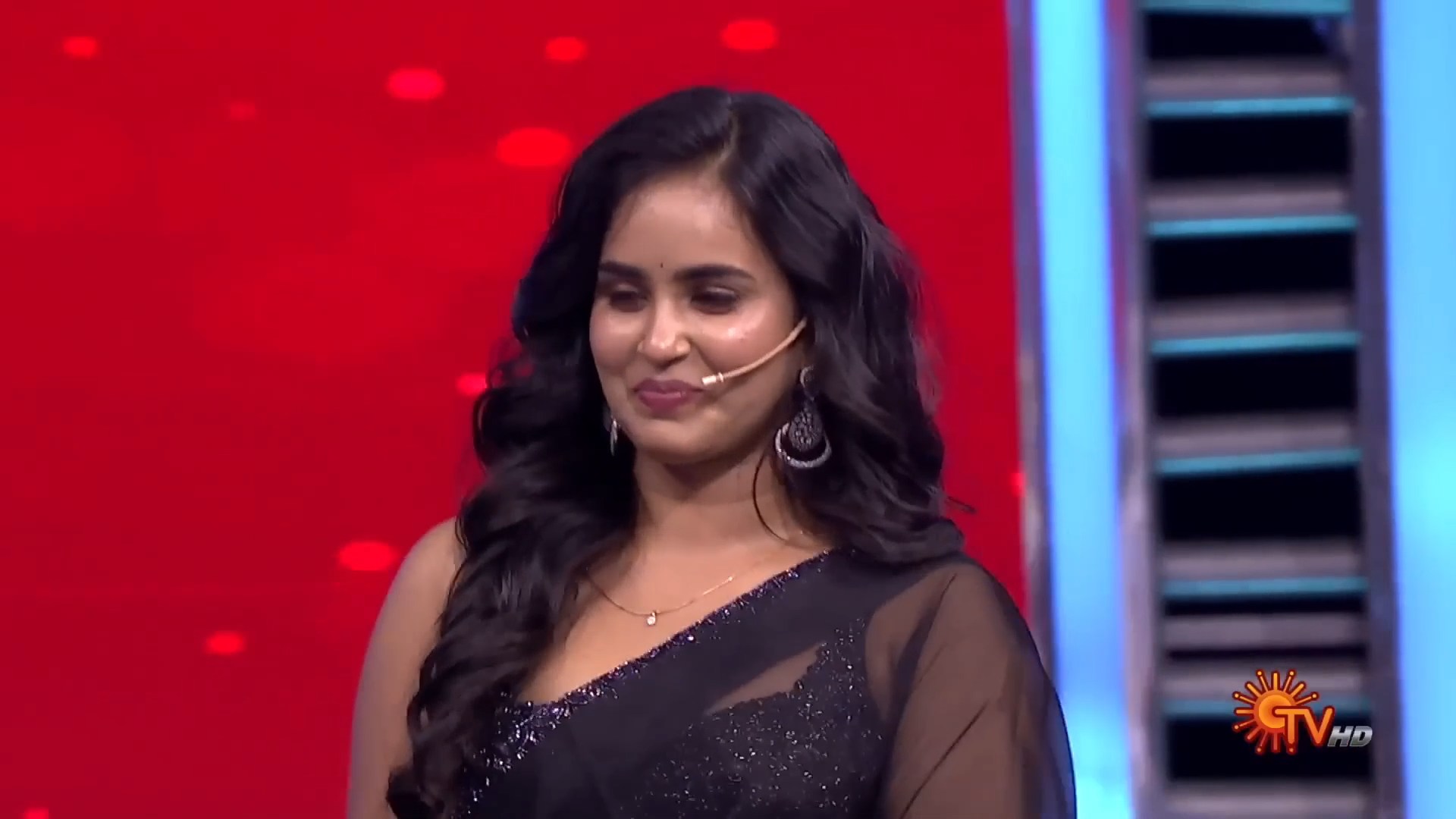 KANMANI MANOHARAN Hot in black transparent saree mp4 snapshot 00 09 751 — Postimages