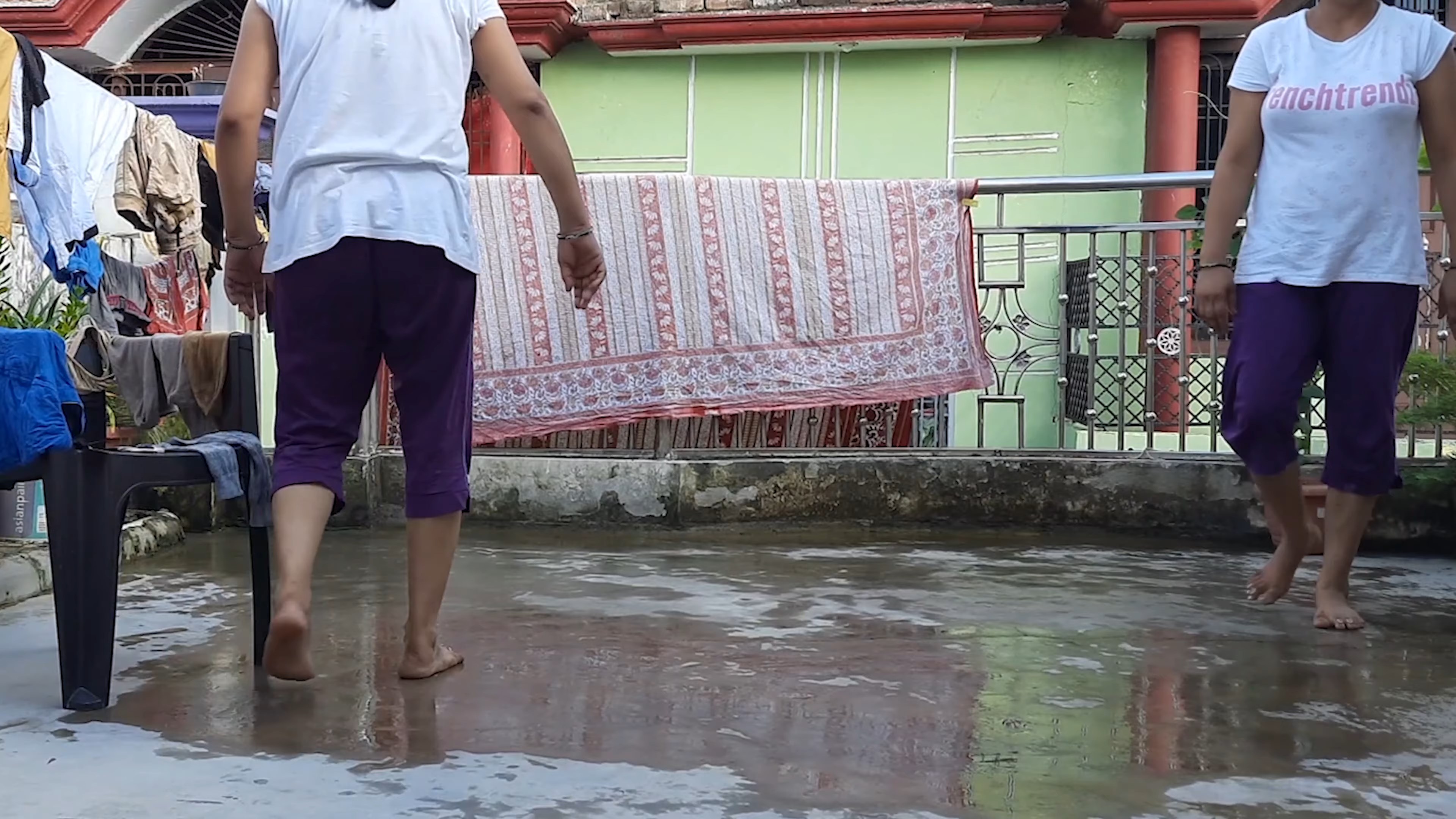 Shivani Big Deep navel Hole In saree webm snapshot 01 46 667 — Postimages