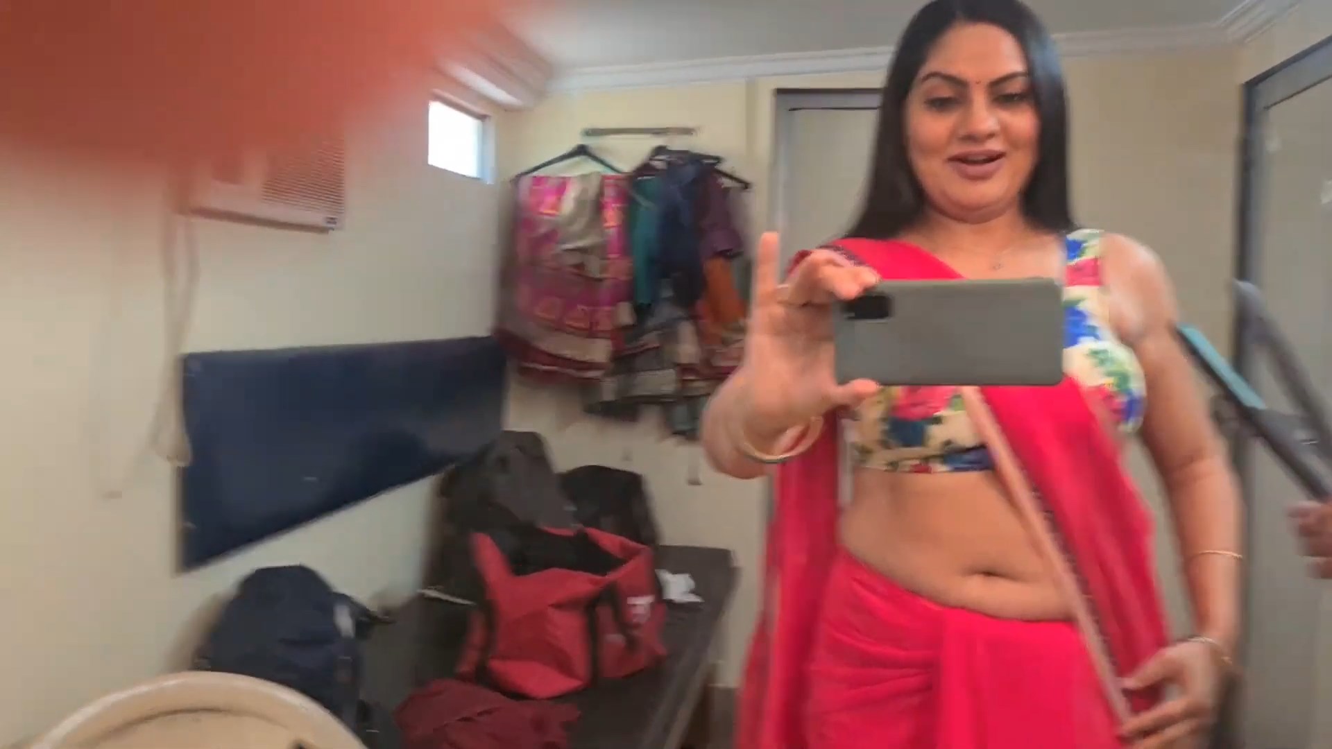 Chubby Anamihaa Singh Sexy Big Open Deep Navel Show in sleeveless saree mp4 snapshot 01 36 345 ...