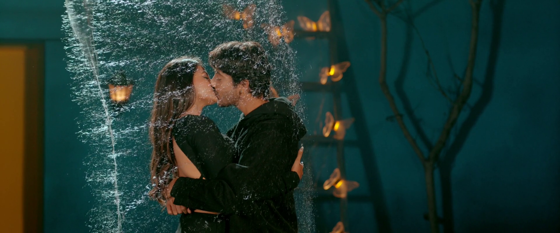 vlcsnap 2025 05 17 22h47m31s290 — Postimages