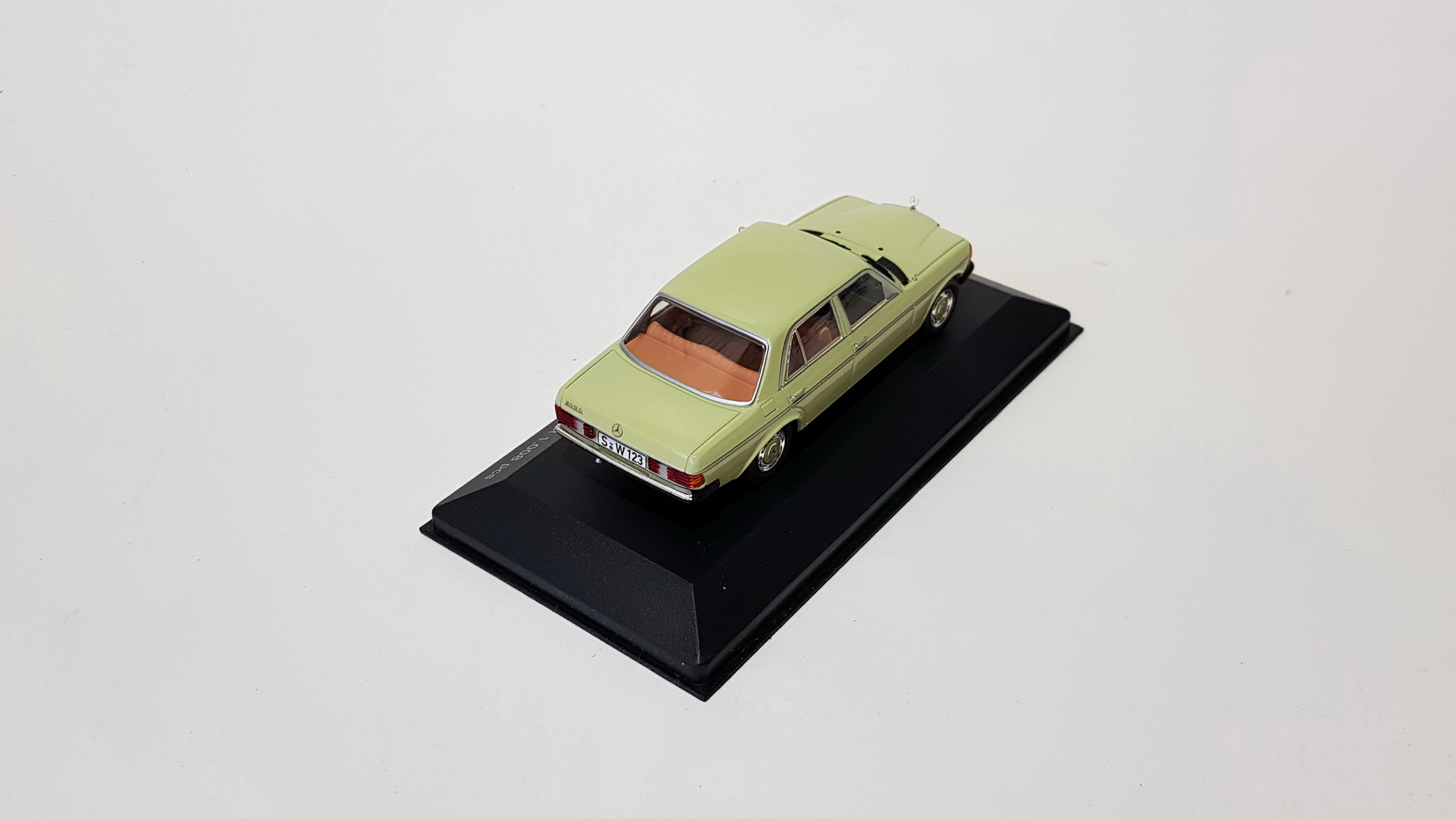 W123 WBX808 resize — Postimages