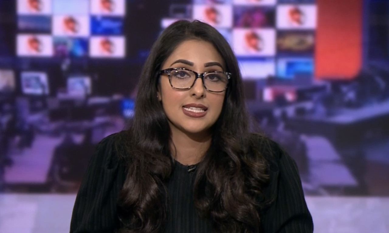 6 CA09 F8 B 98 F2 499 F B2 A0 1 D90 B4 C2573 B — Postimages