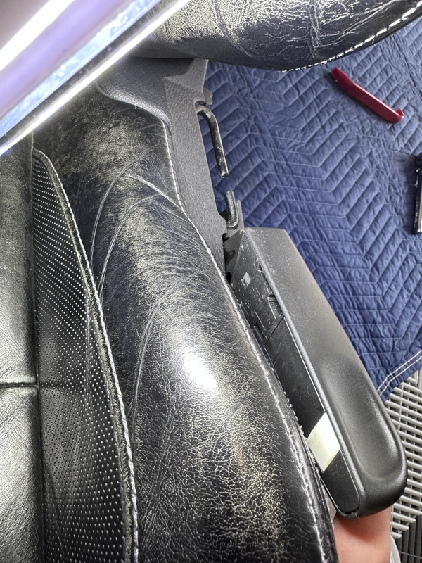 Wingback assembly 08 — Postimages