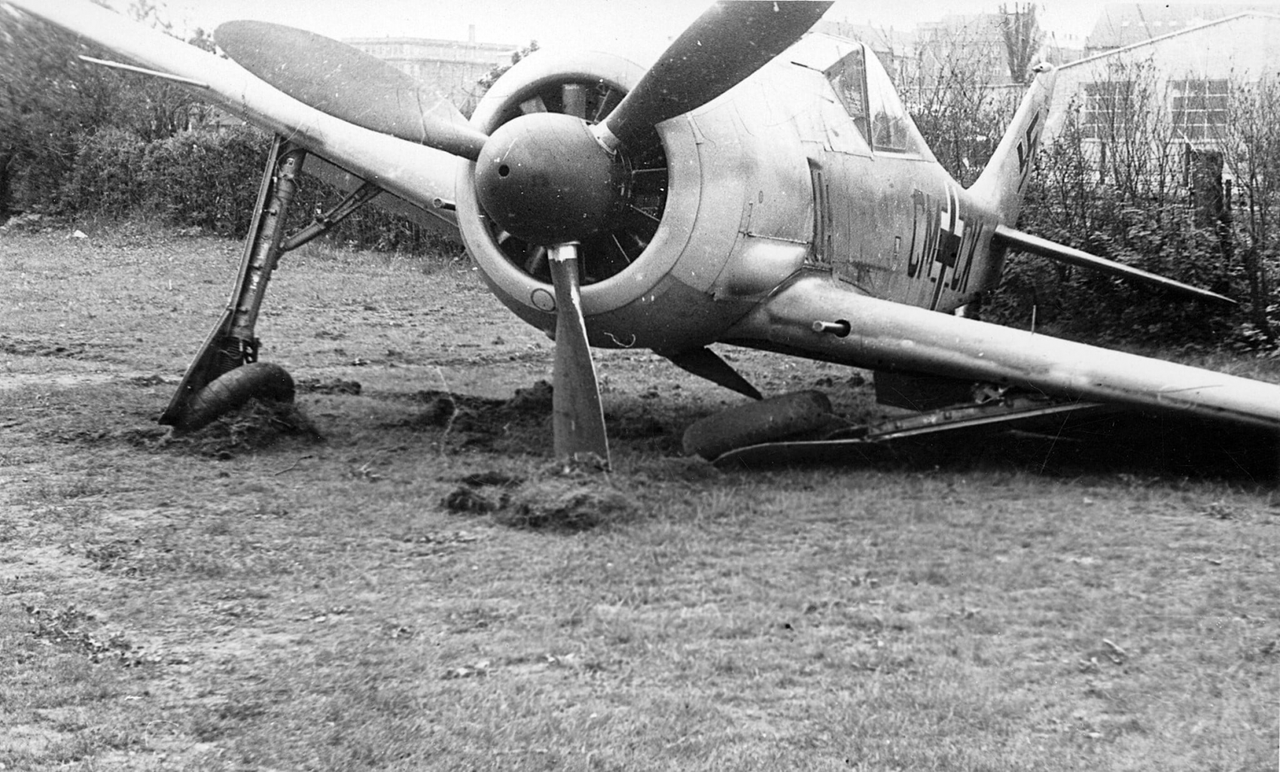 Fw 190A-2 CM+CK Wnr.: (0120)312, Fw. Hans Müller (JG300/ JG302/ JG301 ...