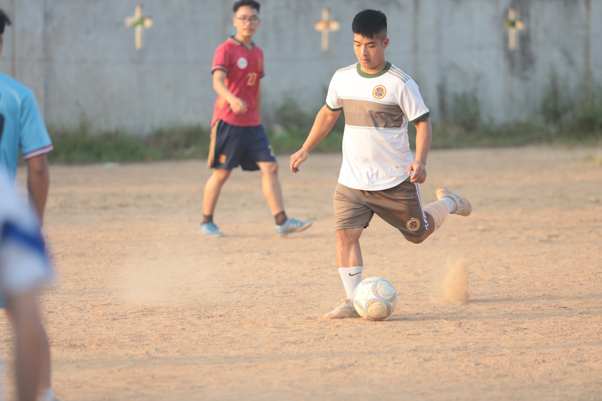 LAM 4695 — Postimages