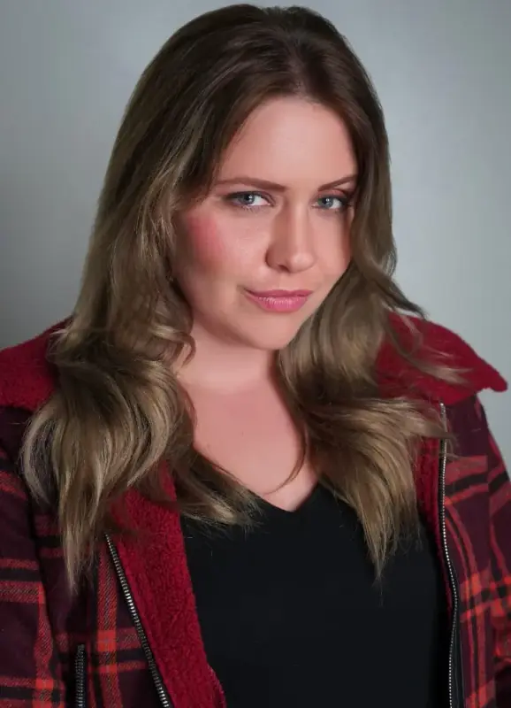 Popular Online Influencer and Actress Alexandra Creteau Changes Her ...