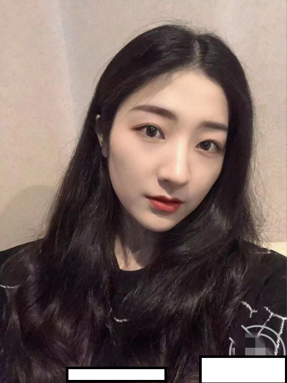 ★乱伦★姨夫和姨在客厅看电视,我在房间里疯狂日表姐 宅领域