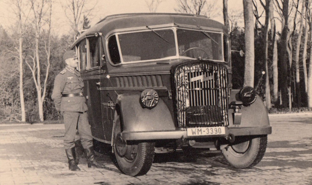 Opel Blitz bus WM 3390 — Postimages
