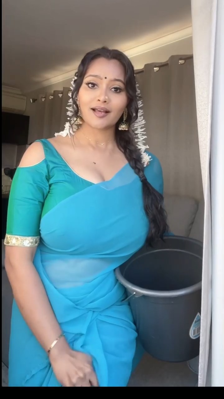 busty aunty huge boobs in blue saree mp4 snapshot 00 00 320 — Postimages