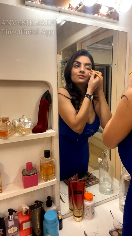 Anveshi Jain Live mp4 0006 — Postimages