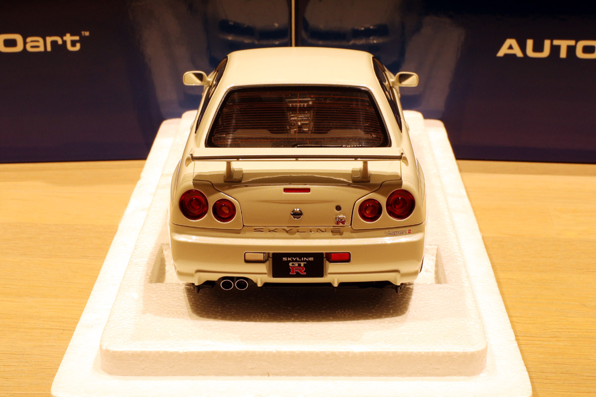 3 new Autoart Skyline (R34) GT-R's - all arrived with issues ...