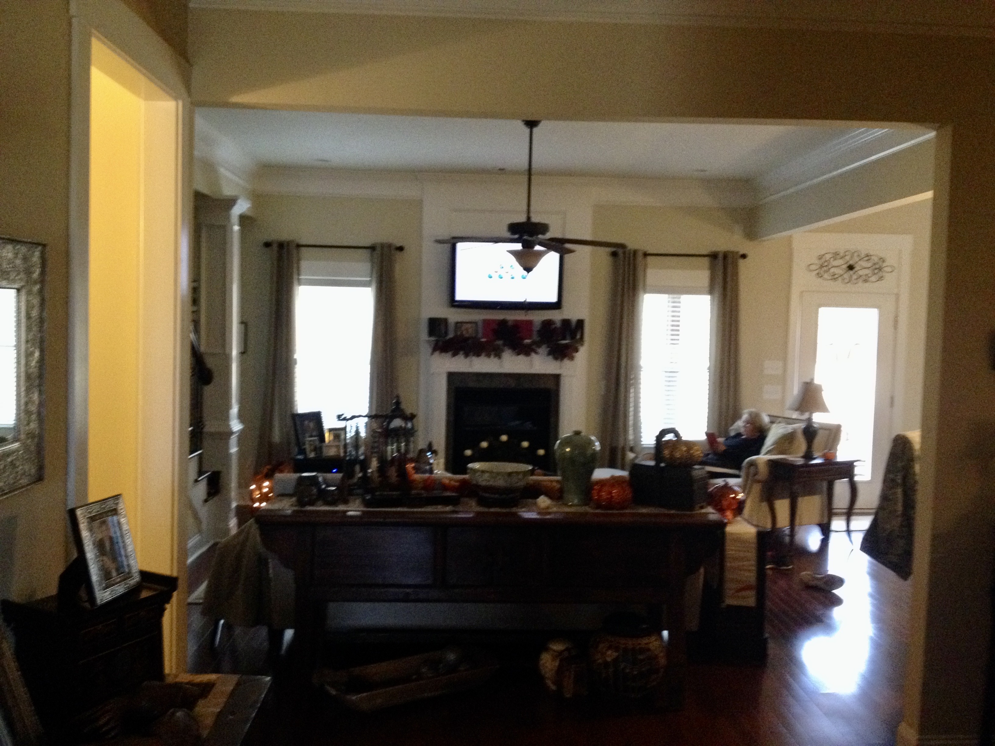 Spacious living room — Postimages