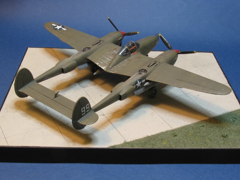 P-38 Lightning "Beautiful Lass", Airfix 1/72 kit from 1972 with Exito ...