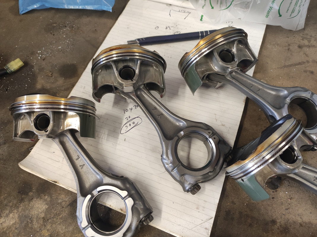 PISTONS AND RODS — Postimages