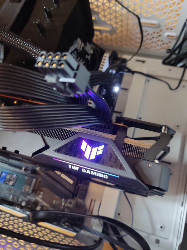 My first PC build already failed: always "No Signal" on the monitor ...