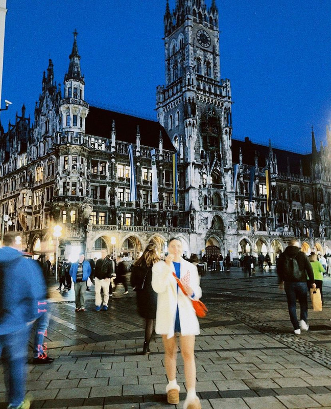 burcuozberkmonaco1 — Postimages