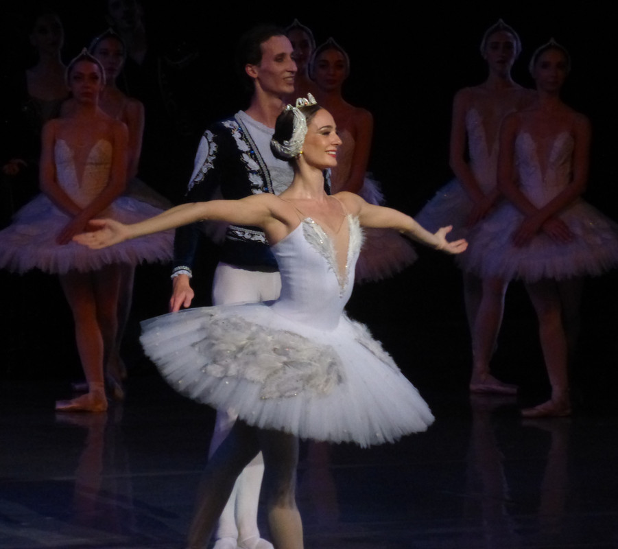 Ananiashvilli and Fadeyechev's staging of Swan Lake for State Ballet of ...