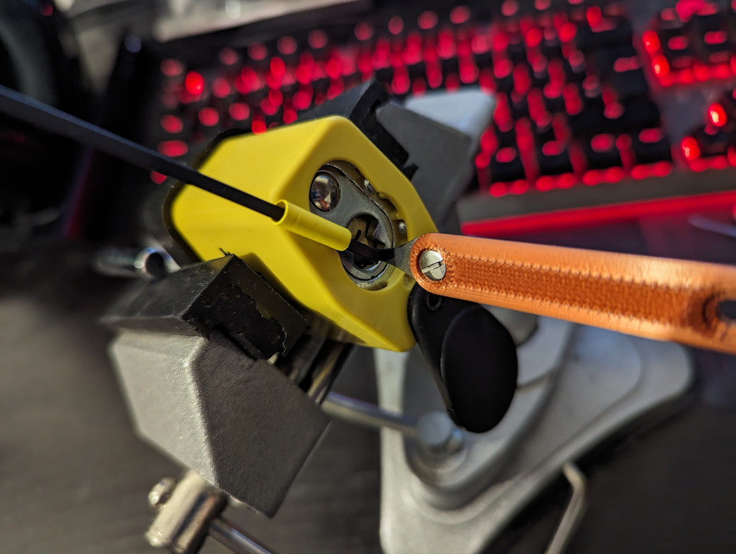 Picked Master Lock 911 (Yellow large padlock) (Green Belt) : r/lockpicking