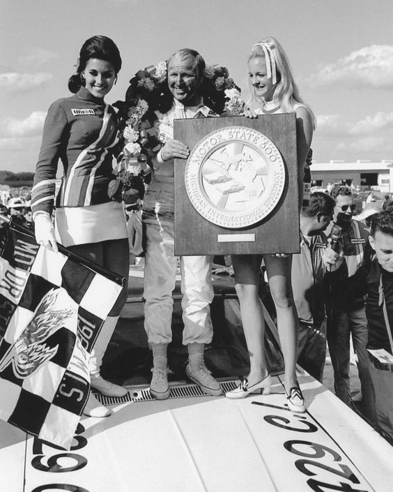 Vintage trophy girls - Britbike forum