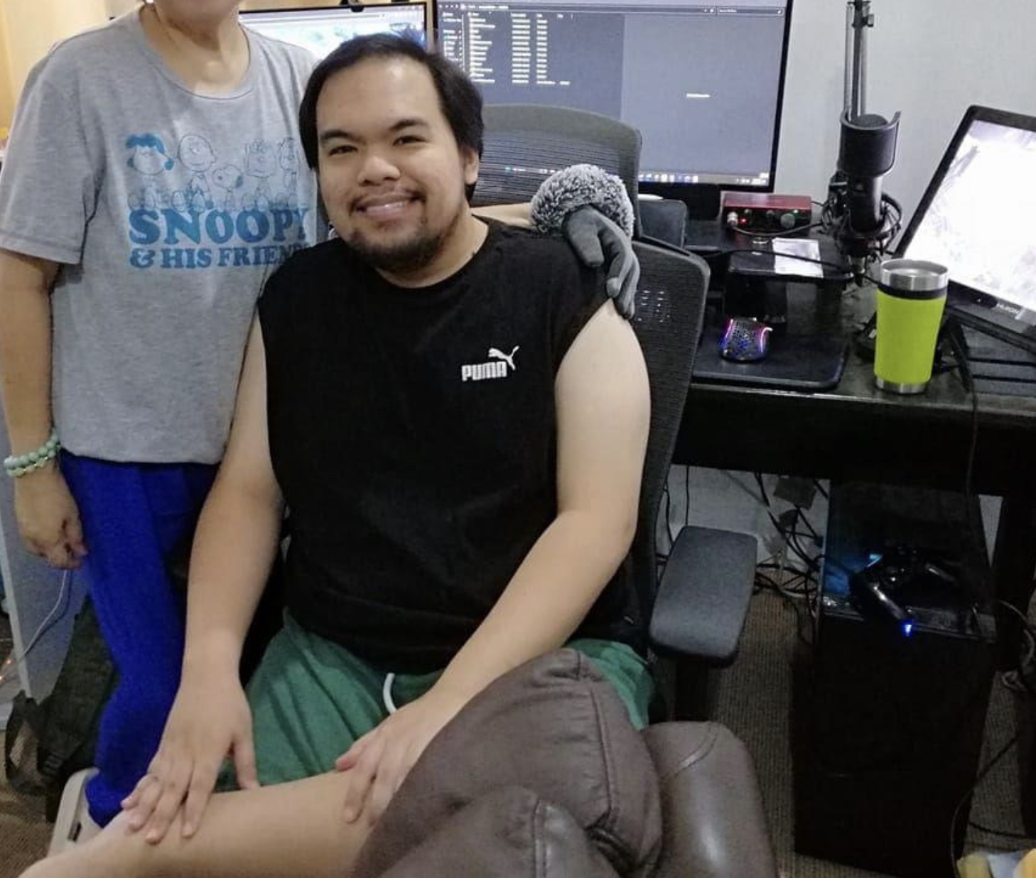 FD0 AB6 F0 4 CB5 4 B2 C AE40 737 CBC835 AA7 — Postimages