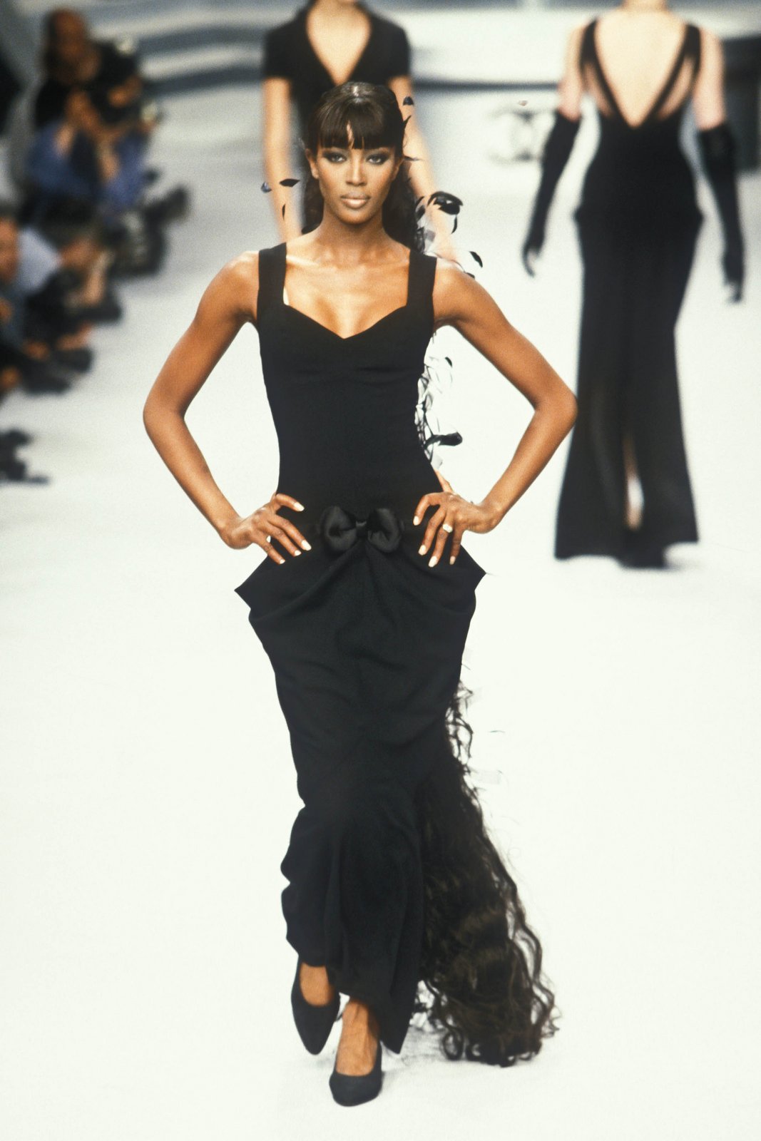 Fashion Classic: CHANEL Haute Couture Fall/Winter 1995 | Lipstick Alley