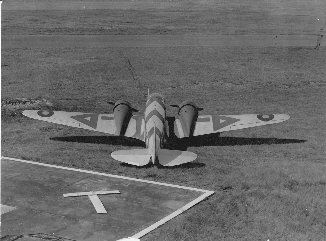 South African Airspeed Oxfords - colours for beam approach training ...