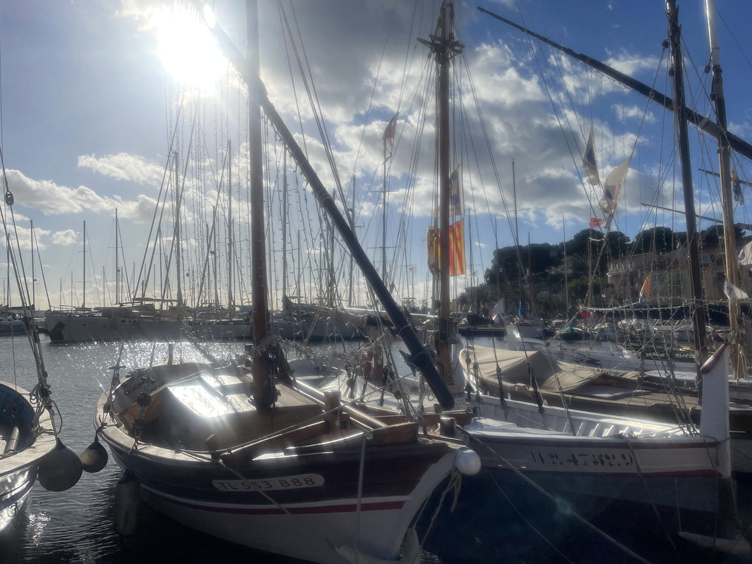 B3 C8 F42 F D09 D 484 E ABC8 DE7992 E7 A340 — Postimages