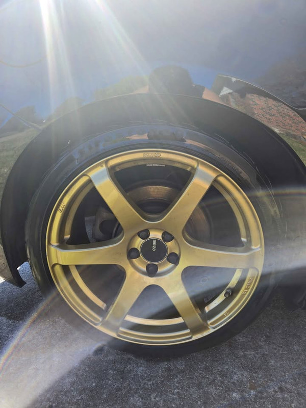 passenger rear wheel — Postimages