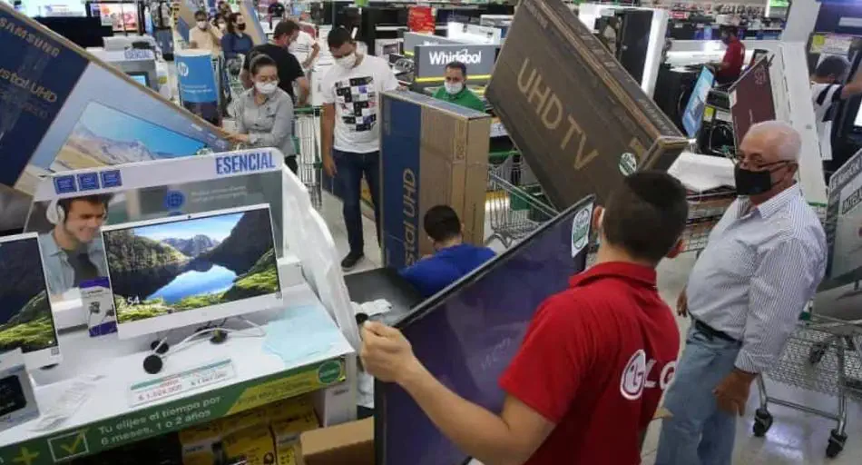 Comercio Colombiano en Declive Según Encuesta de Fenalco