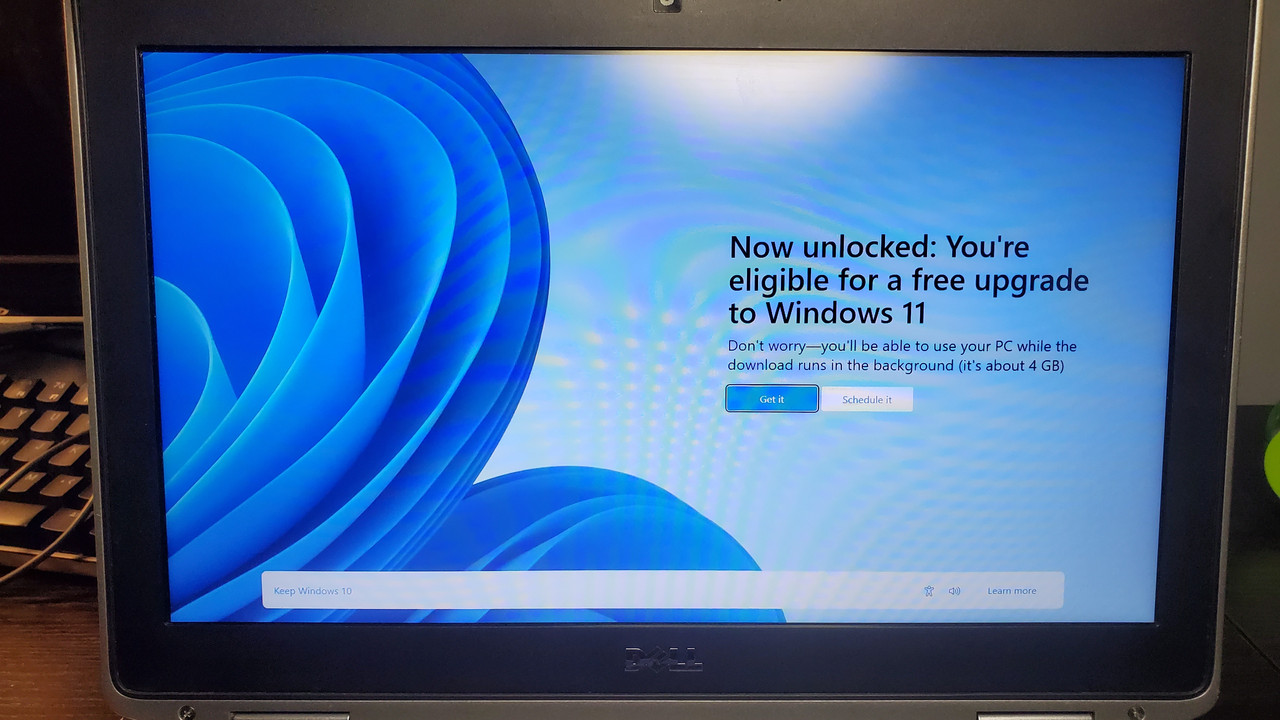 I just got offered an upgrade to Windows 11... on a 11yo laptop : r ...