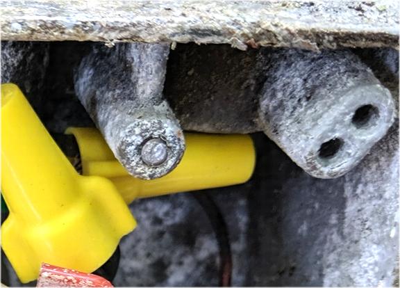 Cover screw broke off on a weatherproof junction box | DIY Home ...