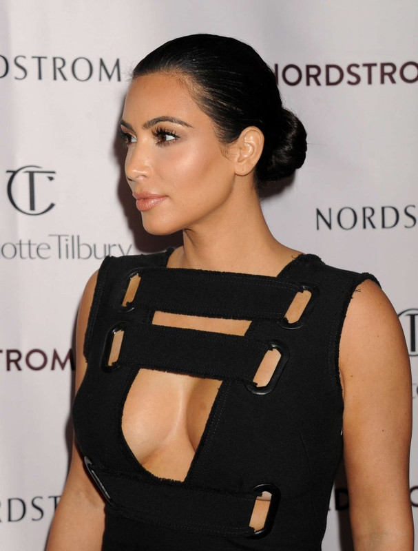 Kim Kardashian Charlotte Tilbury America VIP Beauty Launch Eve — Postimages