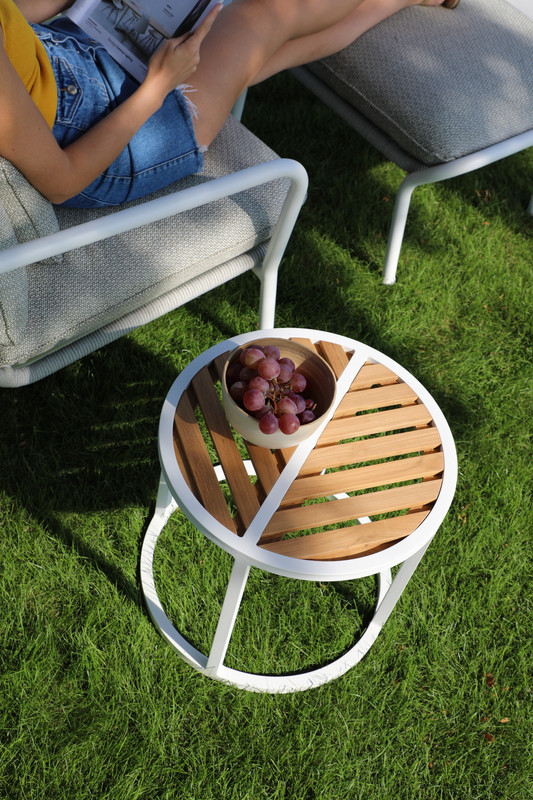 LEAF SIDE TABLE WHITE 1 — Postimages