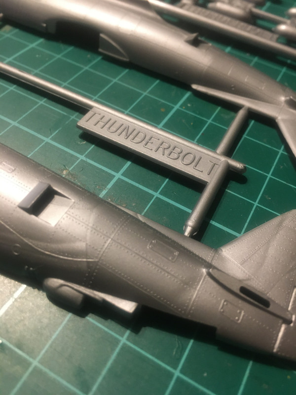 L084 - Republic P-47N Thunderbolt. How bad can it be? ** FINISHED ...