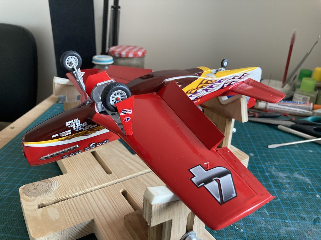 P-51 Racer conversion (Dago Red - Revell 1/32) and refurbishing (Strega ...
