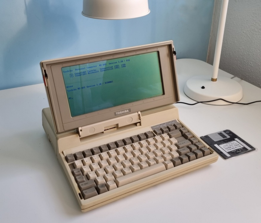 The 1983 Compaq Plus Portable — when computers were glorious : r/hardware