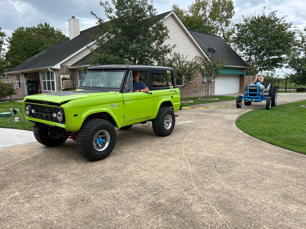 Bronco outside3 — Postimages