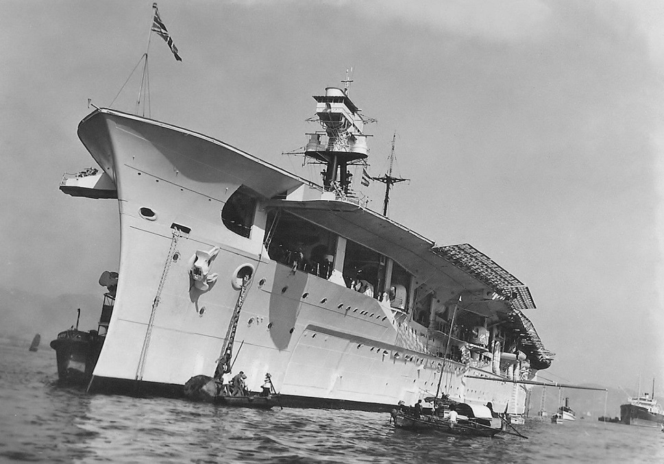 BASE NAVAL - ALMIRANTE COCHRANE EL PORTAAVIONES QUE NO FUË ...