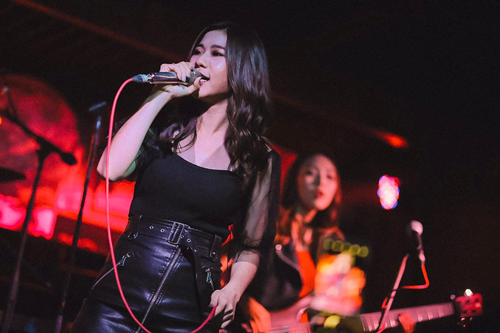 พบ 4 สาว Aliz Band อีกครั้งกับการแสดง LIVE สุดมันส์ไกลถึงภาคเหนือเจ้า ! | บันเทิง | 4349931