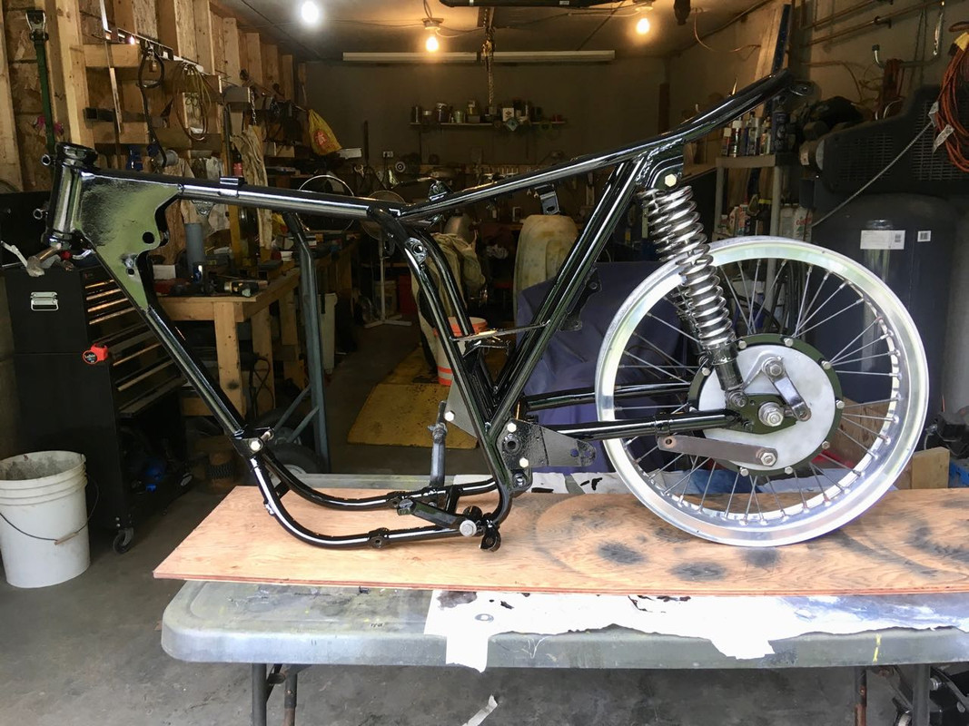 B44 2 frame and rear wheel — Postimages