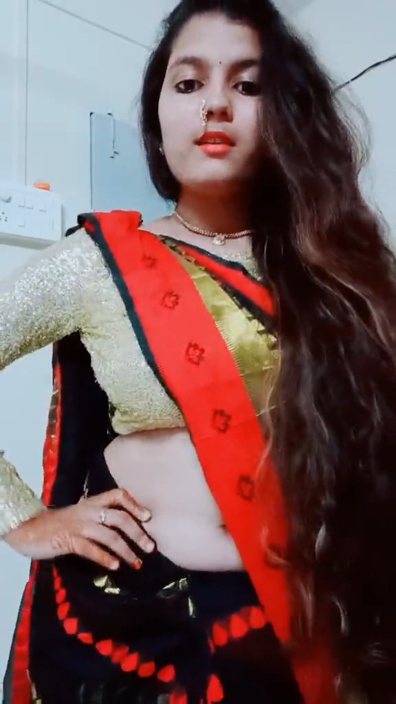 Hot girl in red and gold sare e showing navel mp4 snapshot 00 02 342 — Postimages