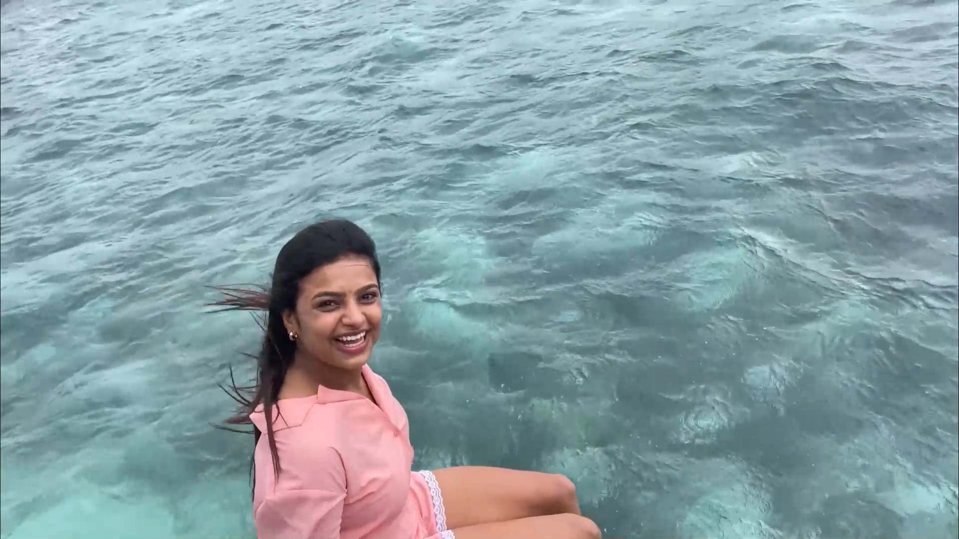 Sonu Gowda Hot in redbikini and pink swimwear mp4 snapshot 04 34 547 — Postimages