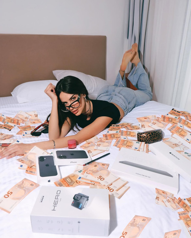 sofia firou p DF8 QEIv MKbb 1 — Postimages