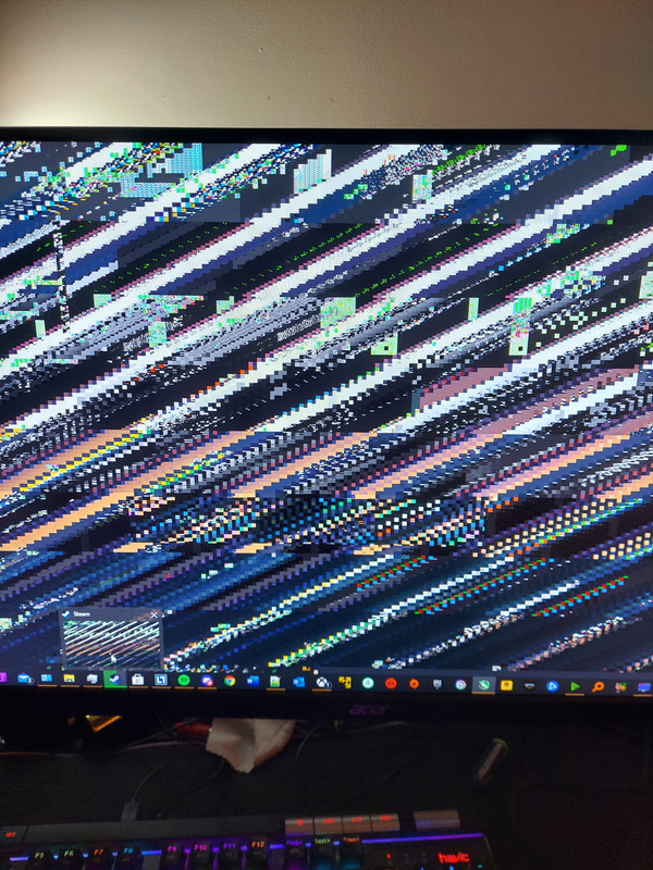 Does anyone else get display gpu artificating for a second when ...