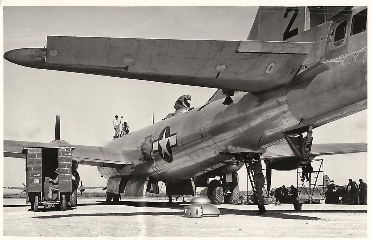 21st Bomber Command Ground Crew — Postimages