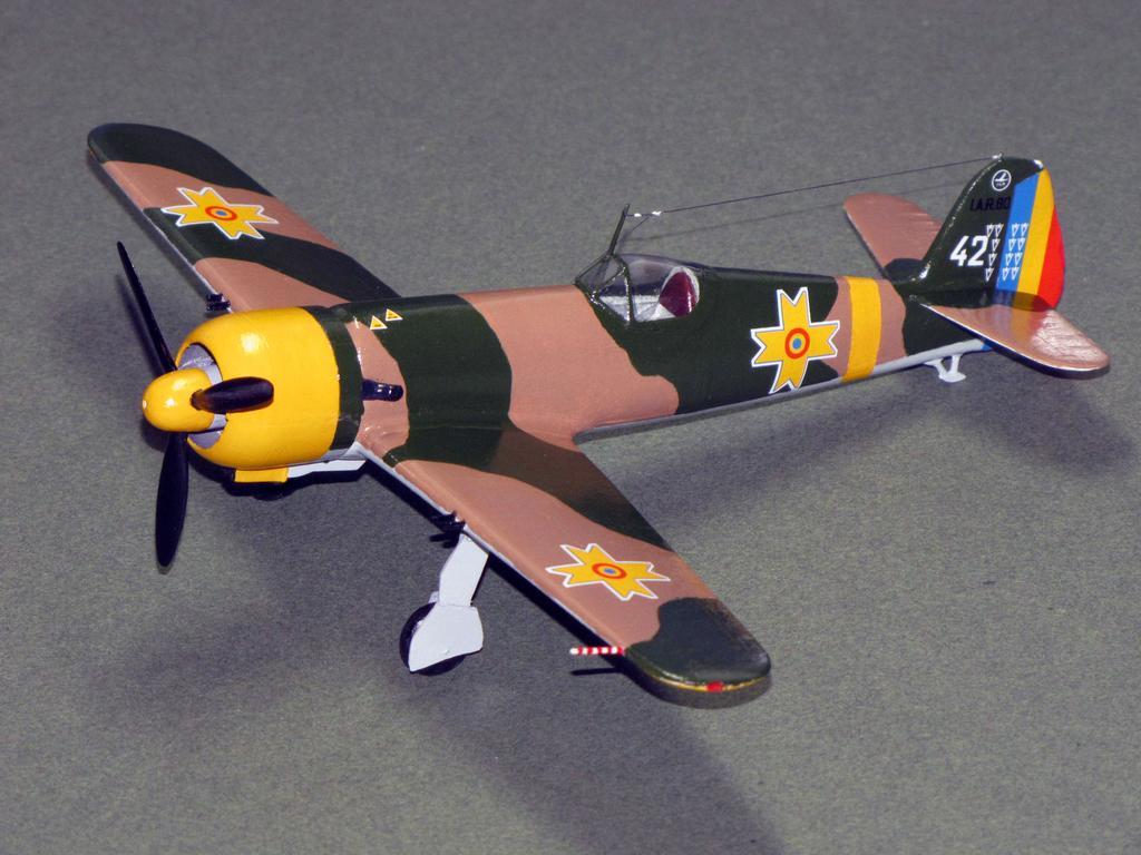 LTD Models 1/48: Royal Romanian AF IAR 80 - The Unofficial Airfix ...