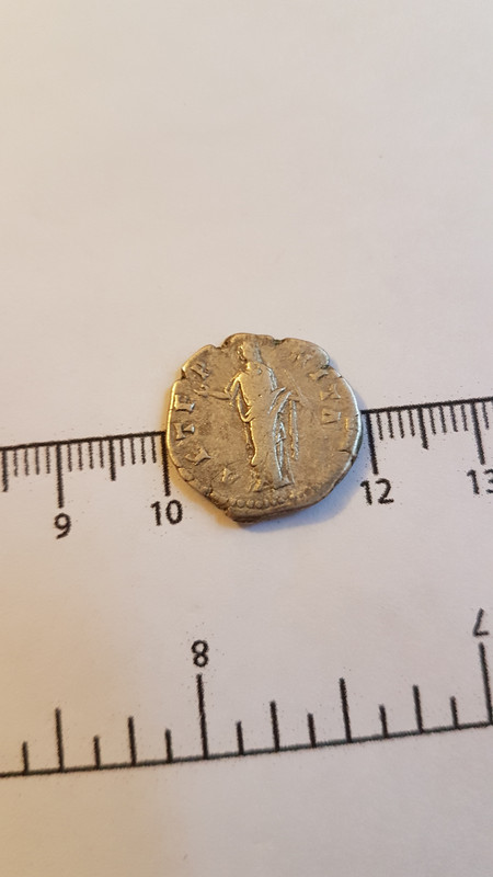 Denario de Faustina I. AETERNITAS. Juno de pie a izq. Roma.