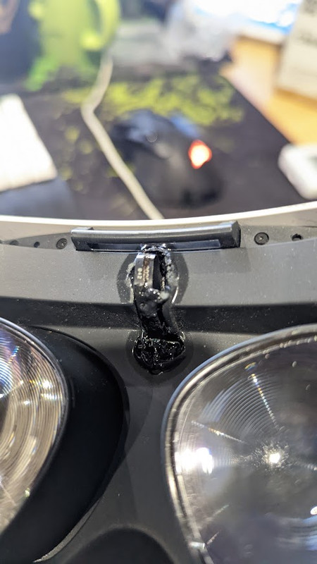 Melted proximity sensor : r/OculusQuest2