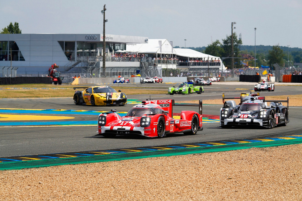 2015 LM 17 Timo Bernhard Mark Webber Brendon Hartley 41 — Postimages